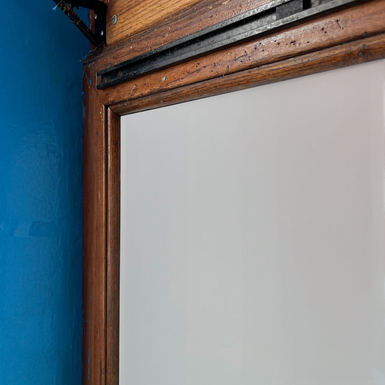 Magnetic Whiteboard Resurfacing - Convert Your Board To Magnetic